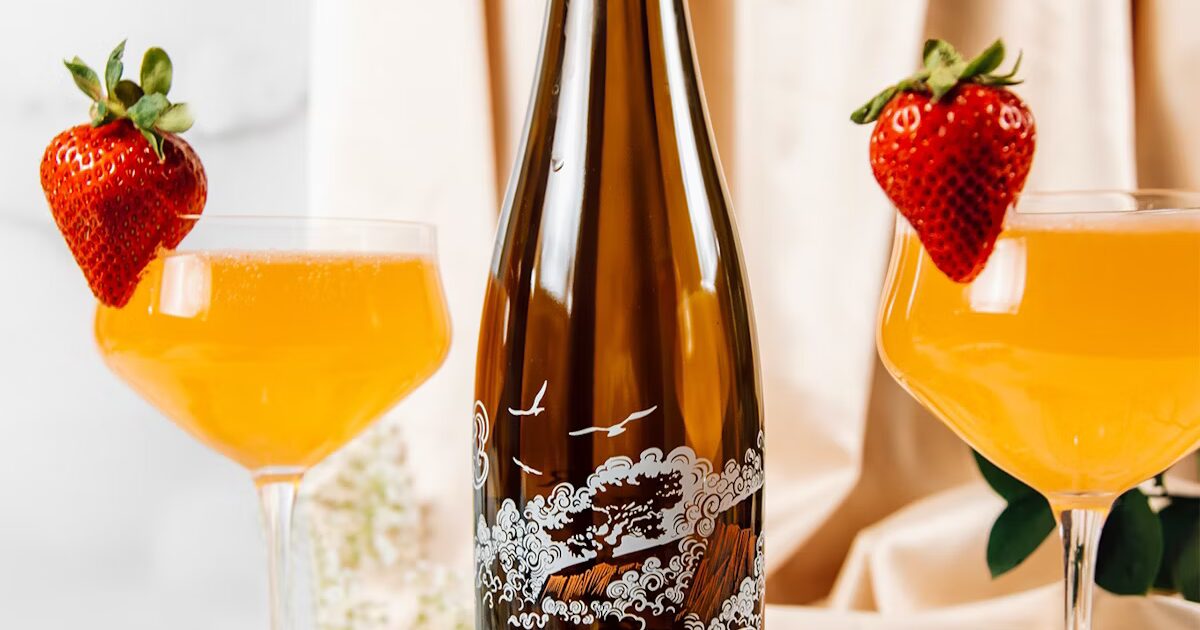 J. Lohr | J. Lohr Bay Mist Strawberry White Wine Spritzer